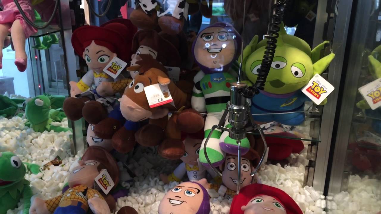 Mega Crane Claw Machine (Jessie) - YouTube
