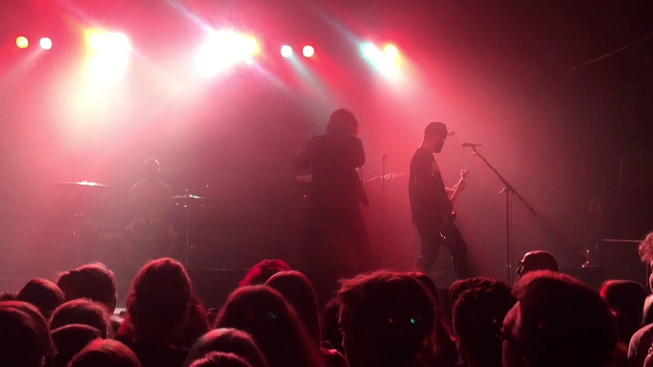 beartooth - relapsing, munich - YouTube