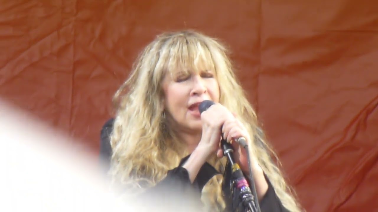 STEVIE NICKS AT JAZZ FEST 2022 FREE FALLING - YouTube