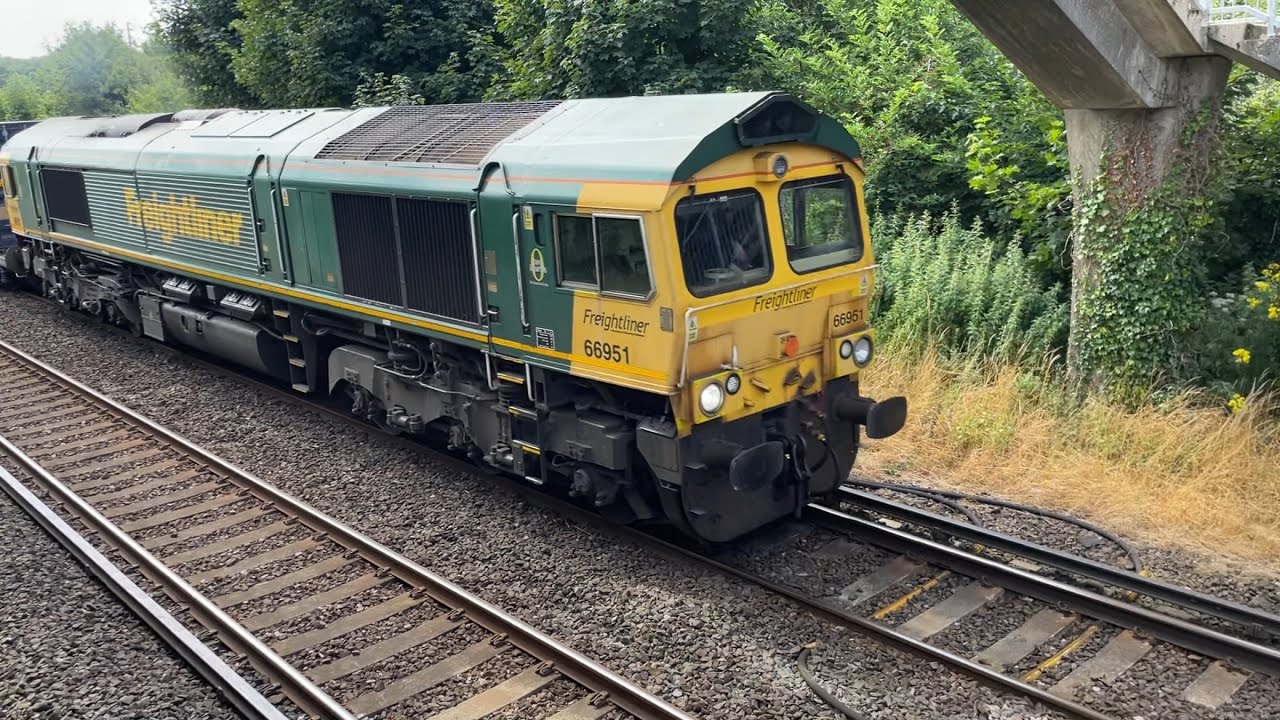 Class 66 | 66951 | Awesome Tones | Freightliner - YouTube