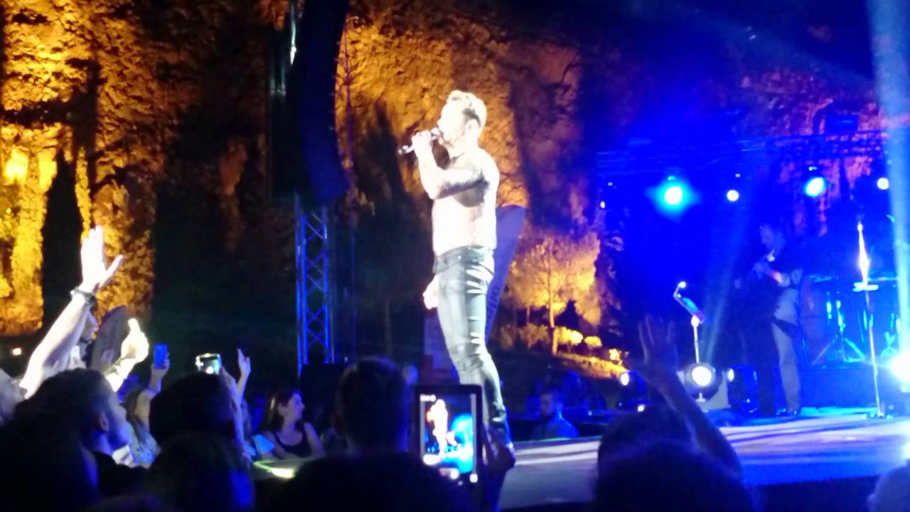 mazonakis live leipei pali o Theos theatro gis iounios 2016 - YouTube