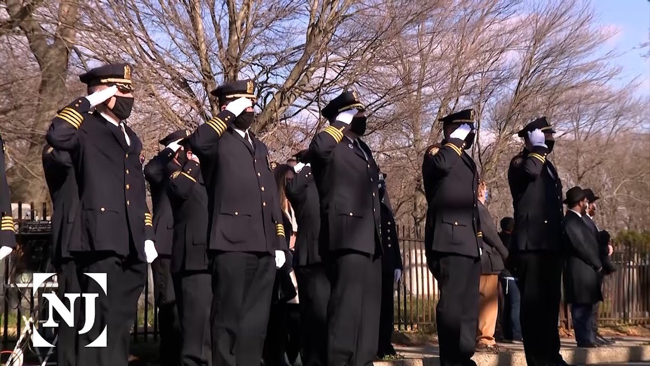 First responders welcome measure to protect those with PTSD - YouTube