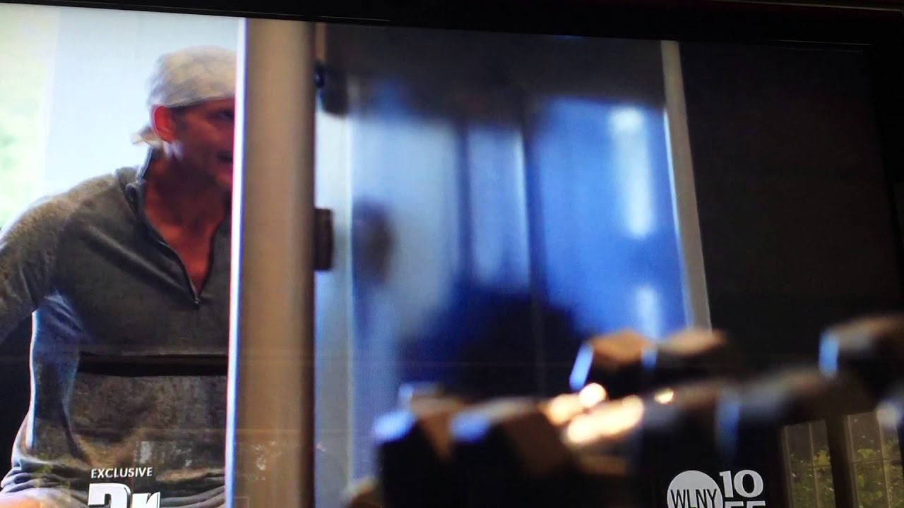 Tim McGraw's workout - YouTube