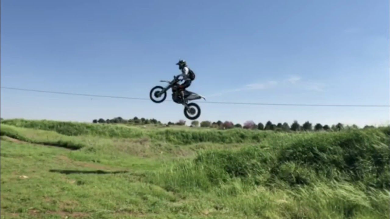 ktm 450 nice jump - YouTube