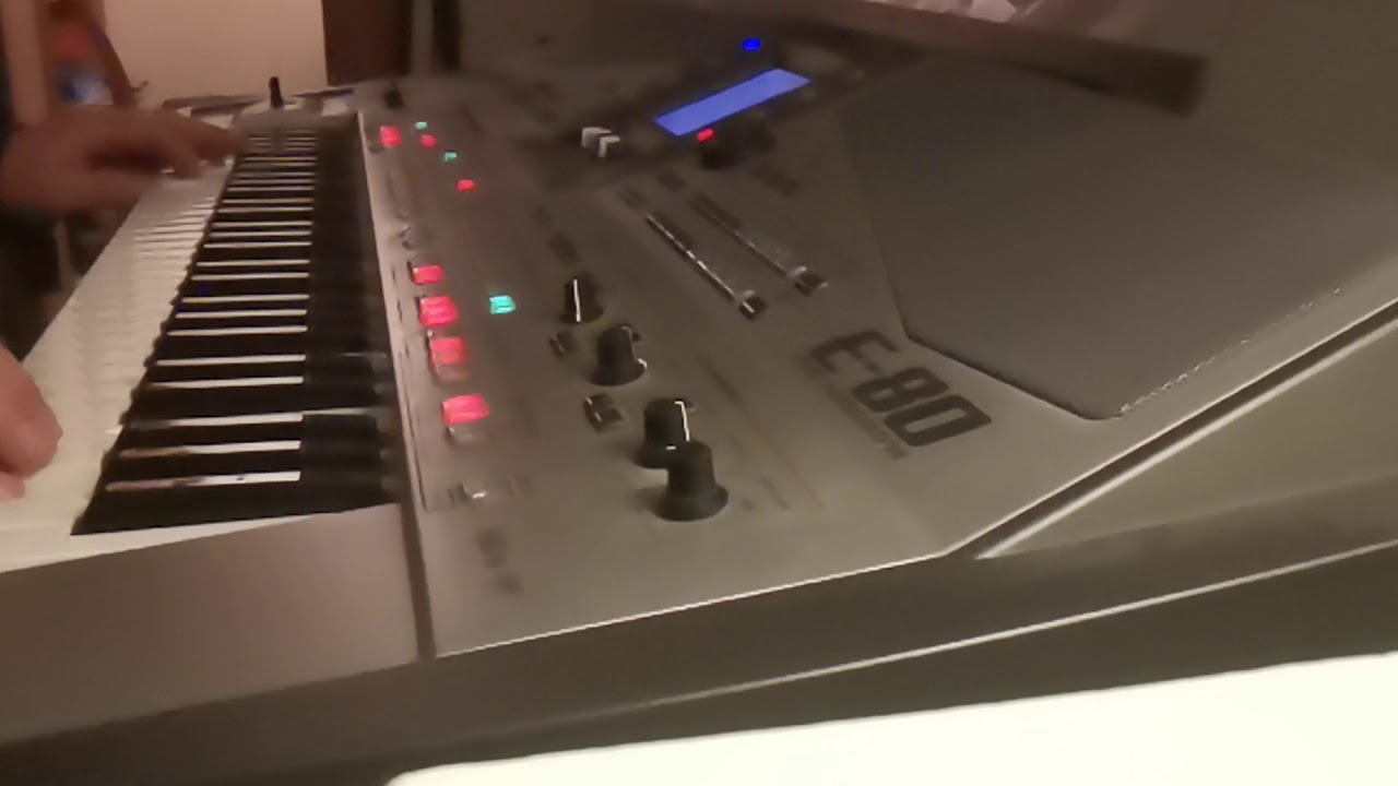 Roland E80- Sultans of swing - YouTube