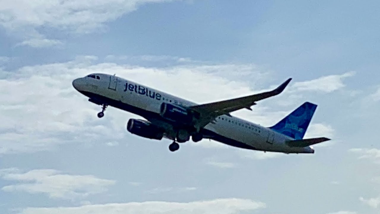 JetBlue Airways A320 With Sharklets (Spotlight Tail) TAKES OFF FROM RWY ...