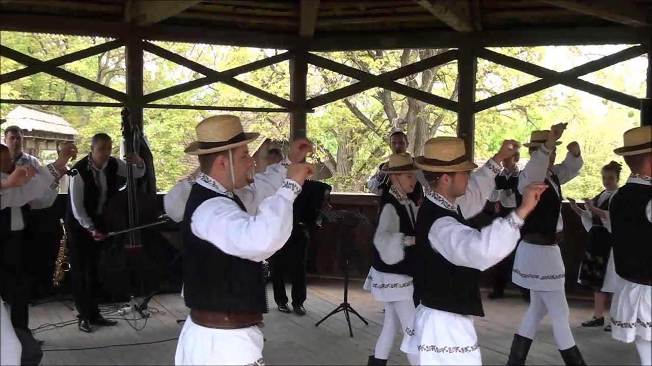 CUNUNA SOMESANA - JOC BATRANESC (Parcul Etnografic "Romulus Vuia") - YouTube