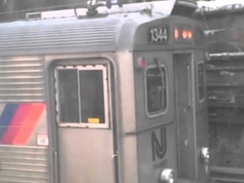 NJT CONDUCTOR IN FRONT SNOW SUMMIT SEE HORN LIGHTS - YouTube