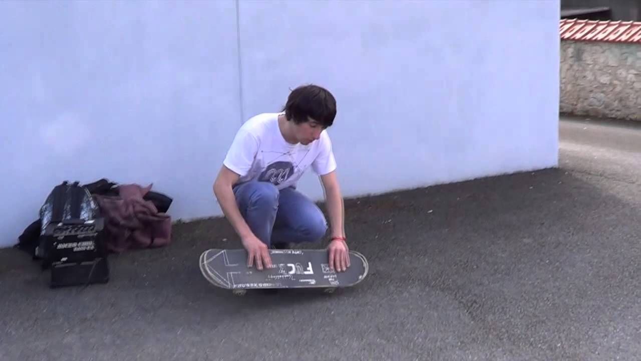 [TUTO]Comment faire un flip back?Apprendre le flip back! - YouTube