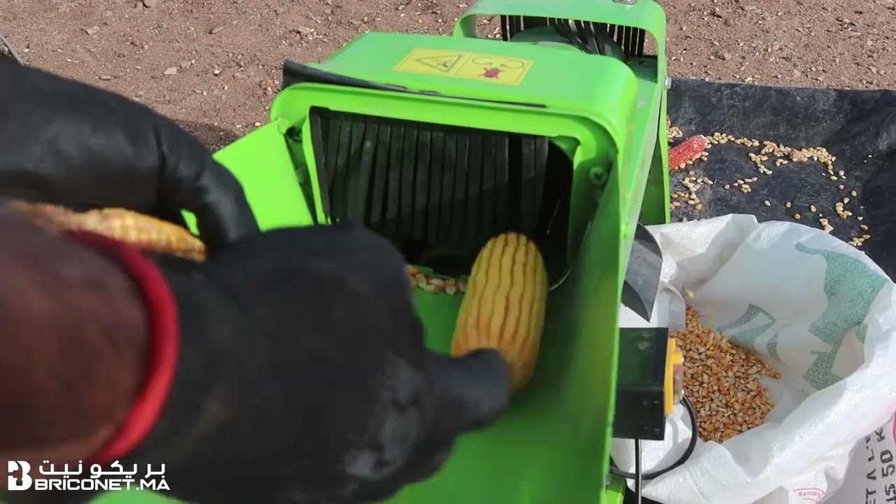 MINI BATTEUSE À MAÏS ELERICTQUE آلة فرز الذرة - YouTube