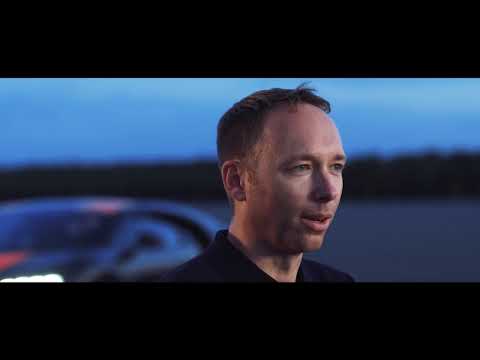 Bugatti Chiron official trailer - Bugatti Chiron breaks through magic 300mph barrier