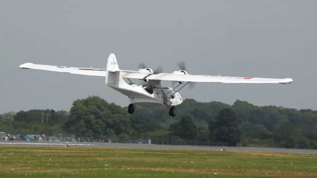 Consolidated PBY Catalina, Landing RAF Fairford Airport - YouTube