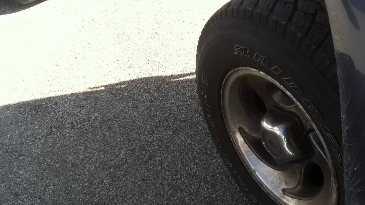 1998 Explorer Front End Shake - YouTube