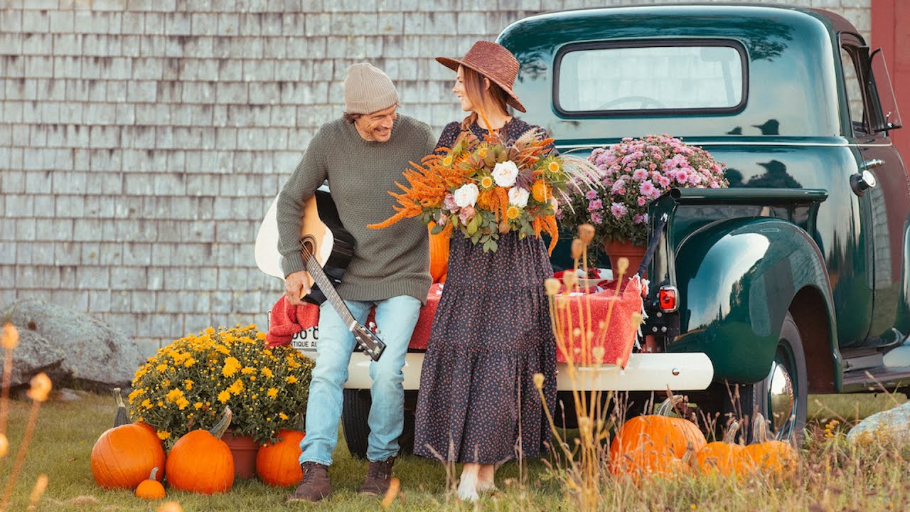 Tim Janis visits Wallingford Farm in Kennebunk ME to film music video