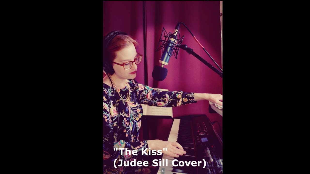 Emily Chloe Quinn - The Kiss (Judee Sill Cover) - YouTube