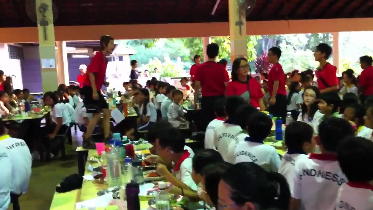 The "Hungry Cheer" at MOE Jalan Bahtera Adventure Campsite - YouTube