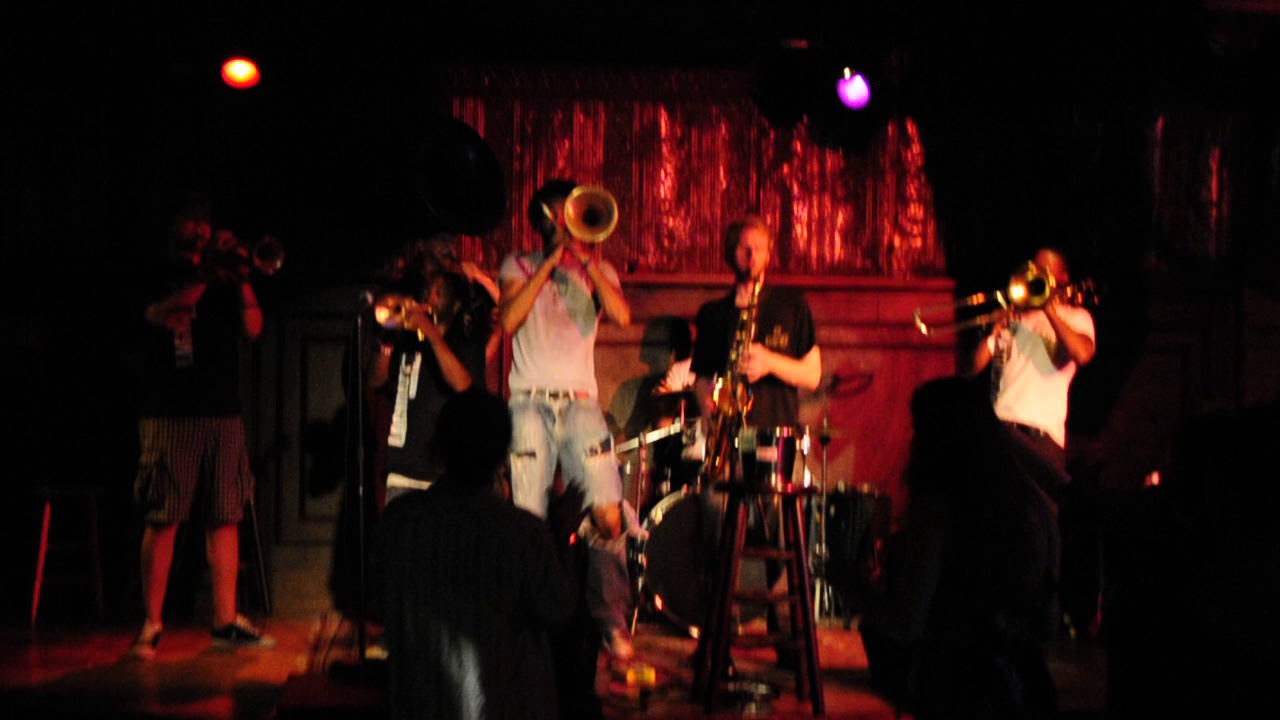 Epic band in New Orleans, doing their thing! - YouTube