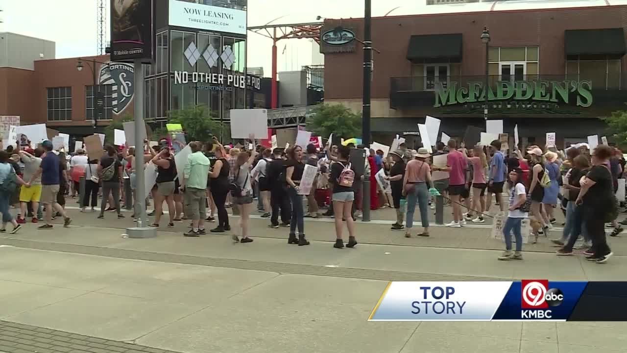 Kansas City 'March for Reproductive Rights' - YouTube
