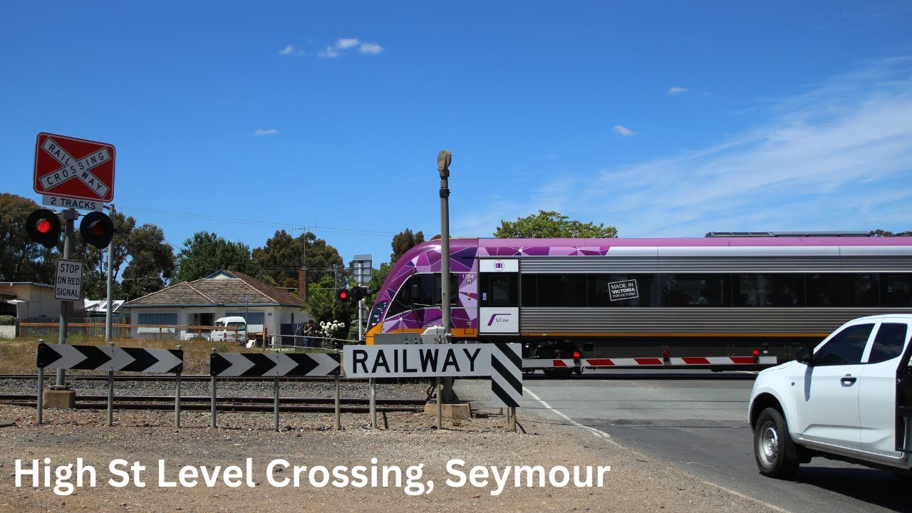 High St Level Crossing, Seymour - V/Line Railway Crossing - YouTube
