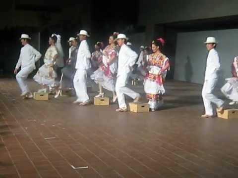Yucatán / Los almudes / Ballet Folklorico Ensamble Mexicano - YouTube