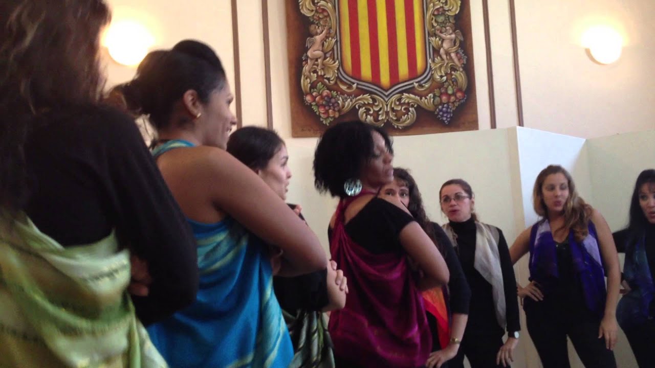 Coro Vocal leo by Corina Campos-Dancing - YouTube