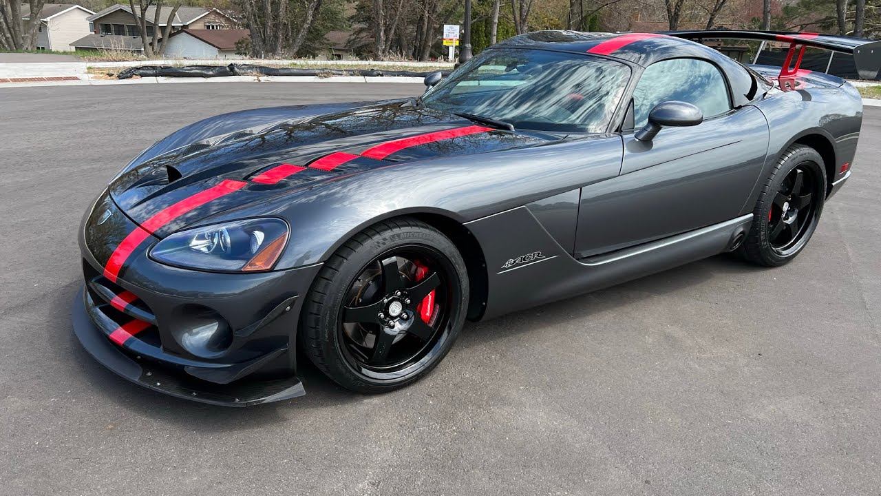 2009 ACR Viper Walk Around / Cold Start Idle - YouTube