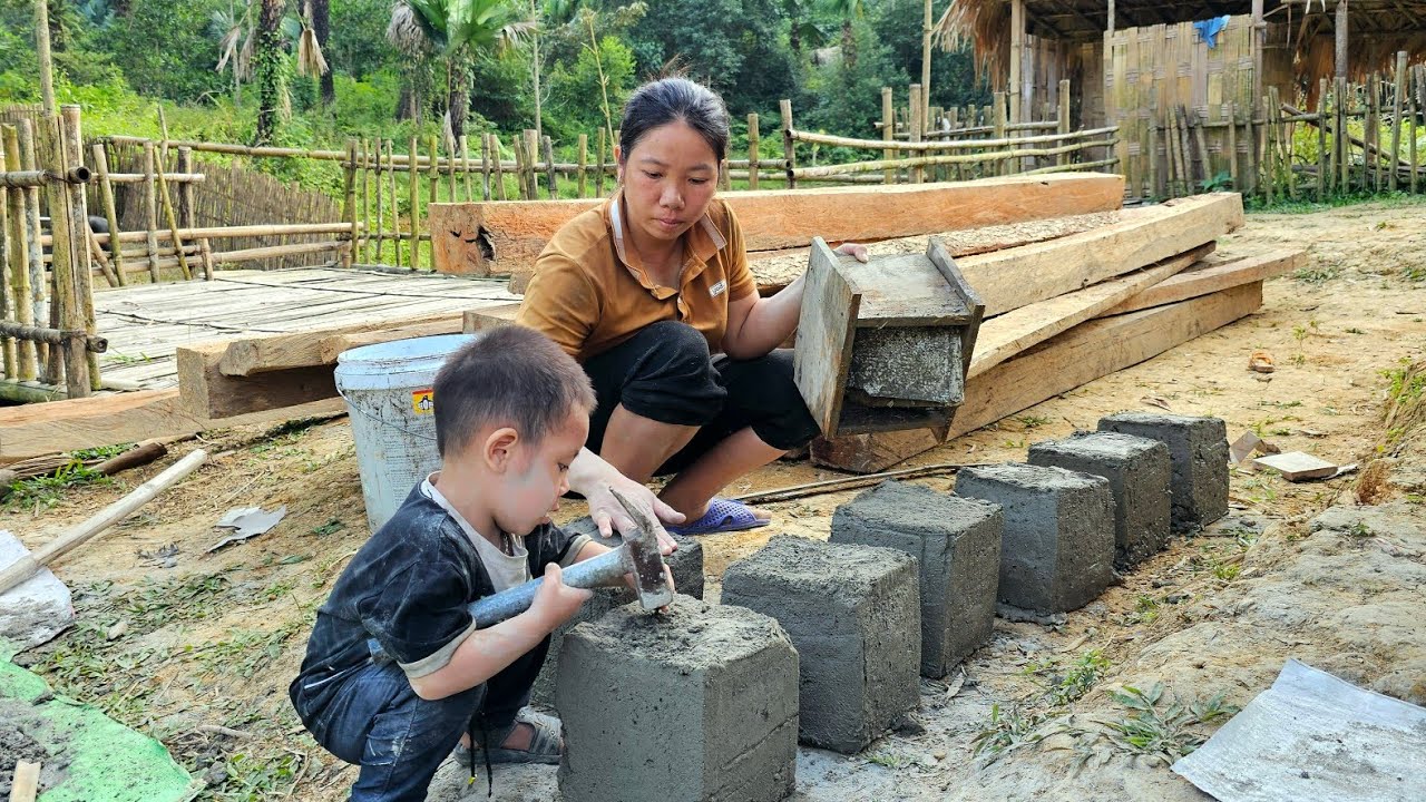 A tiring day for a single mother, with her children preparing materials ...