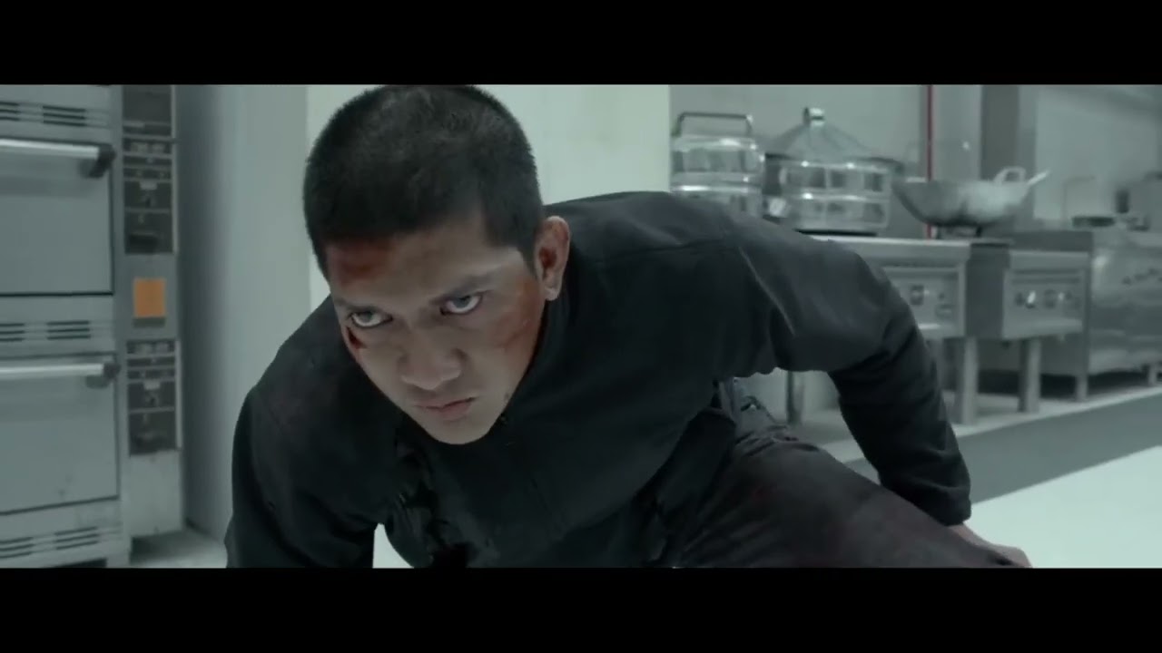 全面突襲2：拳力進擊 (2014) The Raid 2 精彩片段。Rama VS Assassin - YouTube