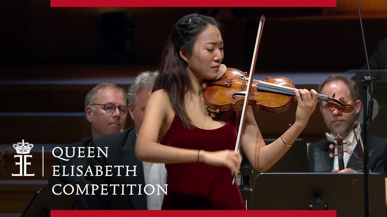 Mozart Concerto n. 1 in B flat major KV 207 | Elli Choi - Queen ...