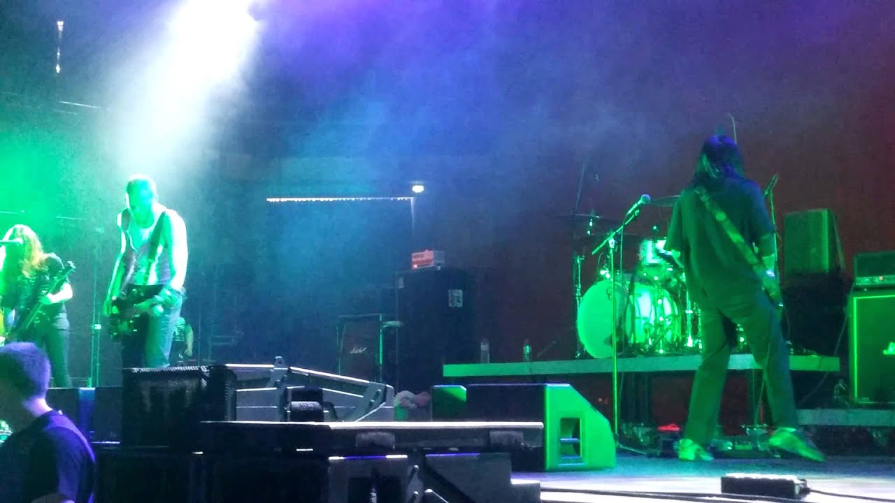 Code Orange - Starve (Live @Rock Im Park, 7.6.15) - YouTube