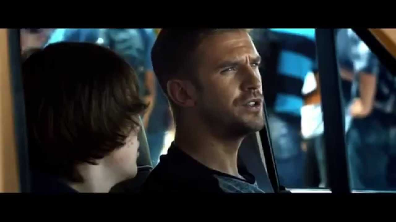 The Guest Official Trailer #1 Dan Stevens, Maika Monroe, Brendan Meyer ...