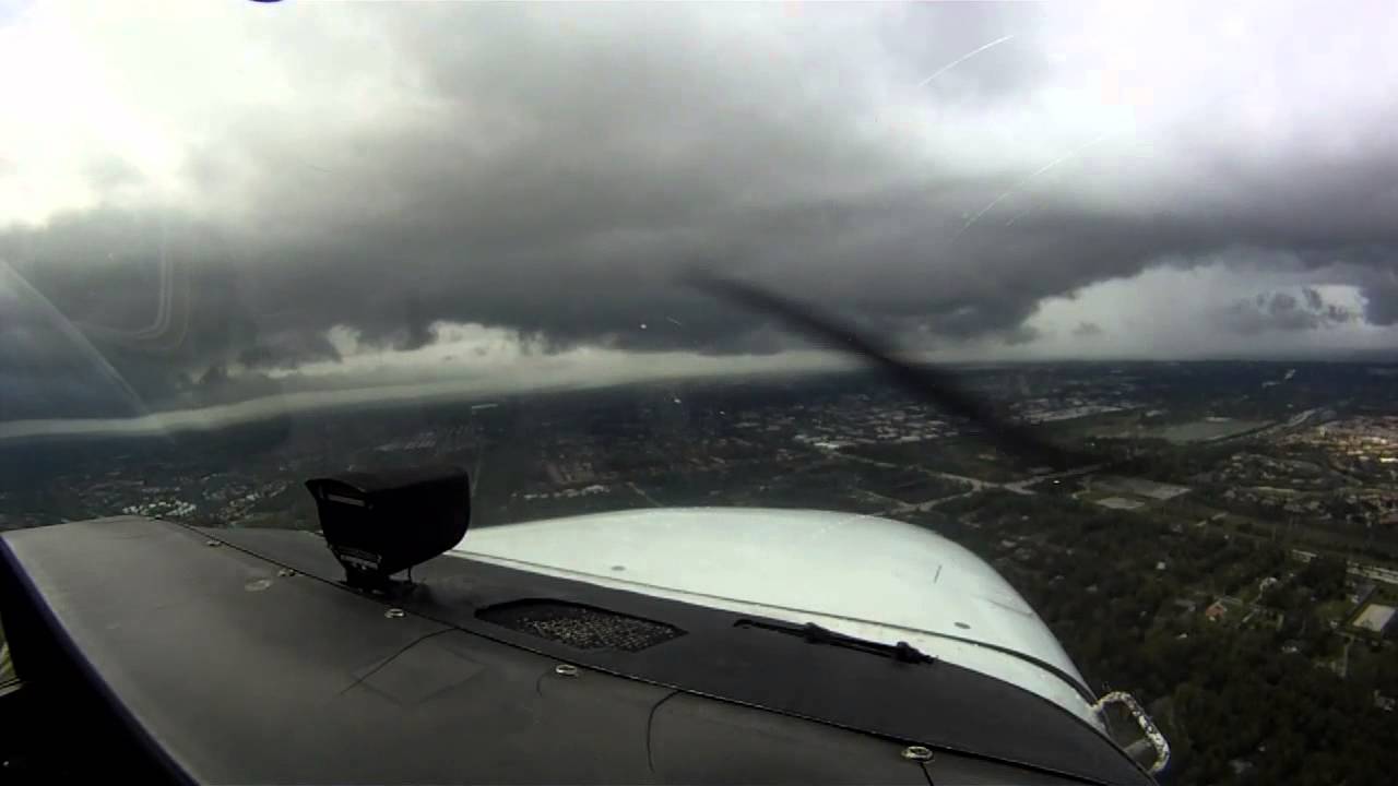 Landing in Storm and Wind Shear with a Cessna 172 - YouTube