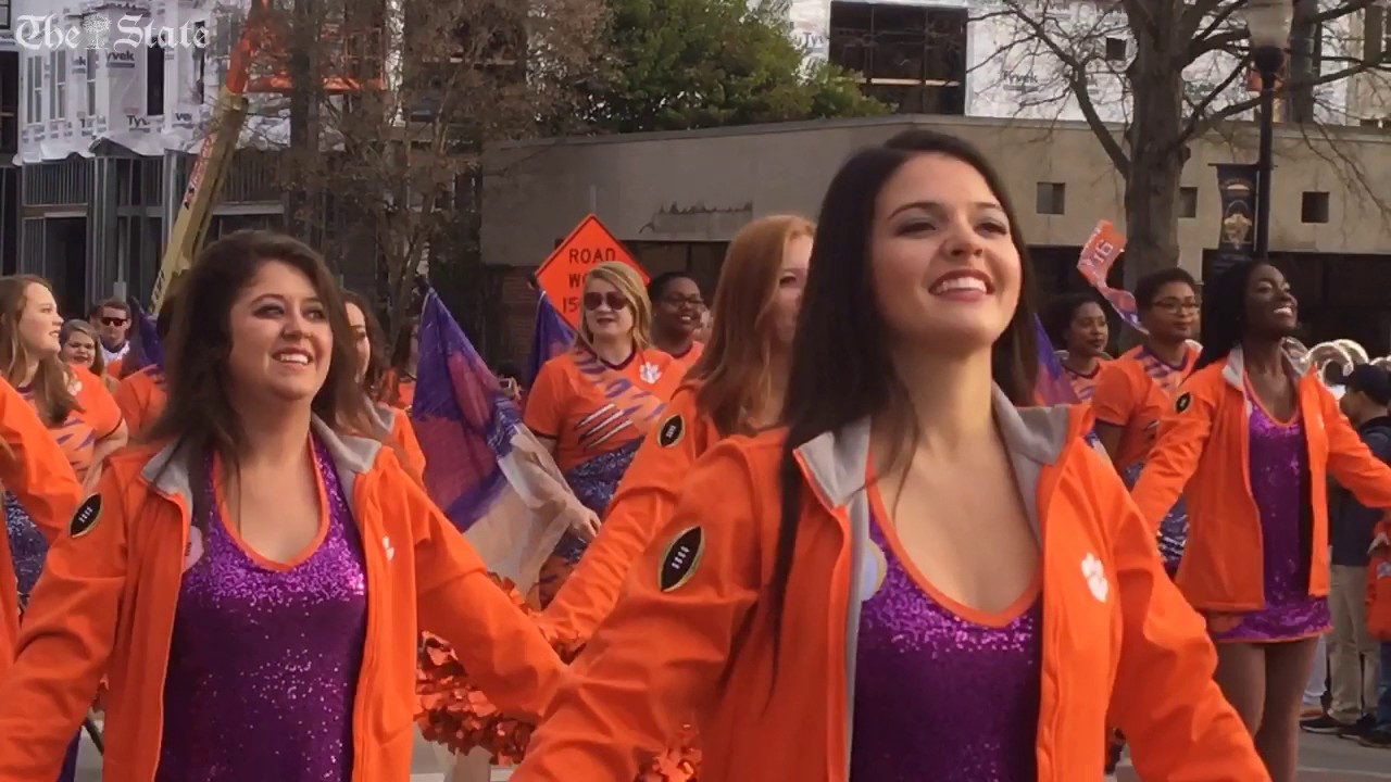 1981 championship clemson fotball team Leads parade in Clemson - YouTube