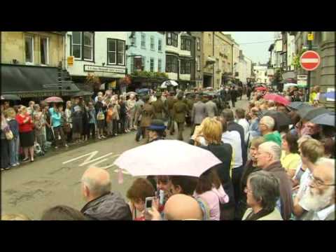 Farewell Harry Patch: funeral of Britain's 'last Tommy' - YouTube