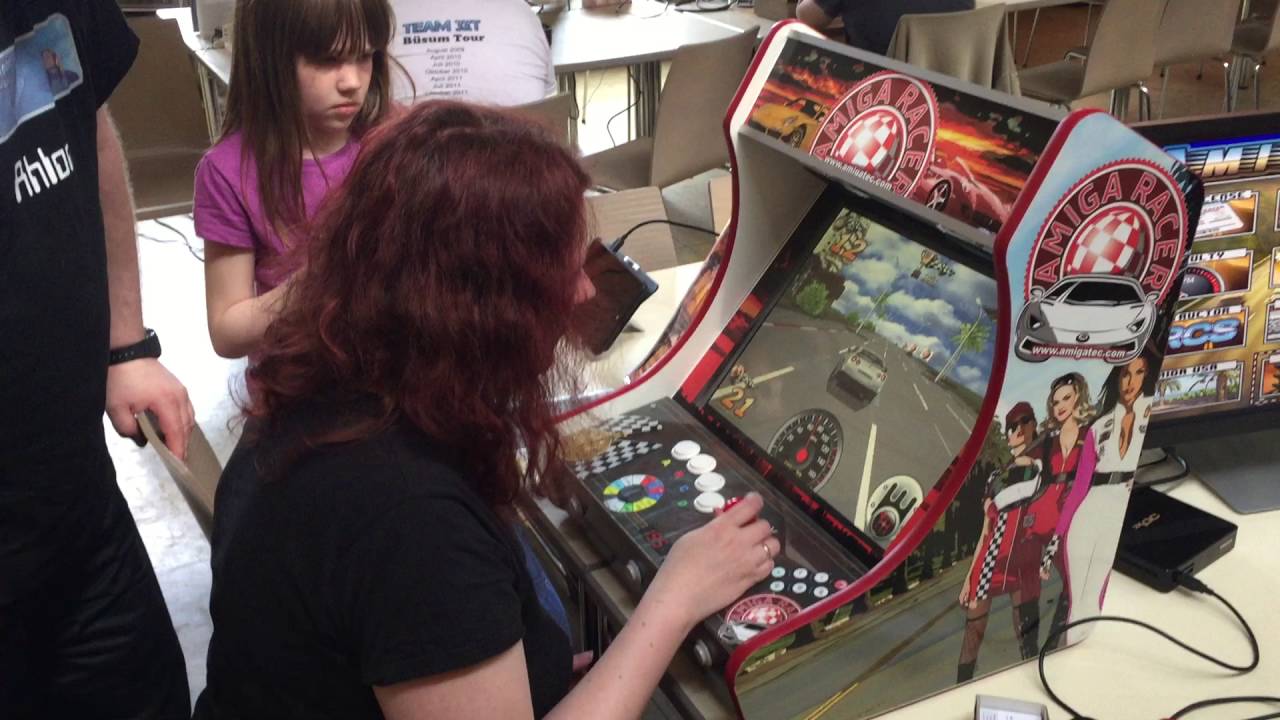Amiga Racer Arcade Machine - YouTube