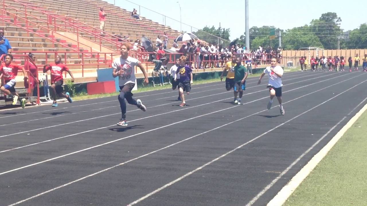 Track Meet- 100 meter dash - YouTube