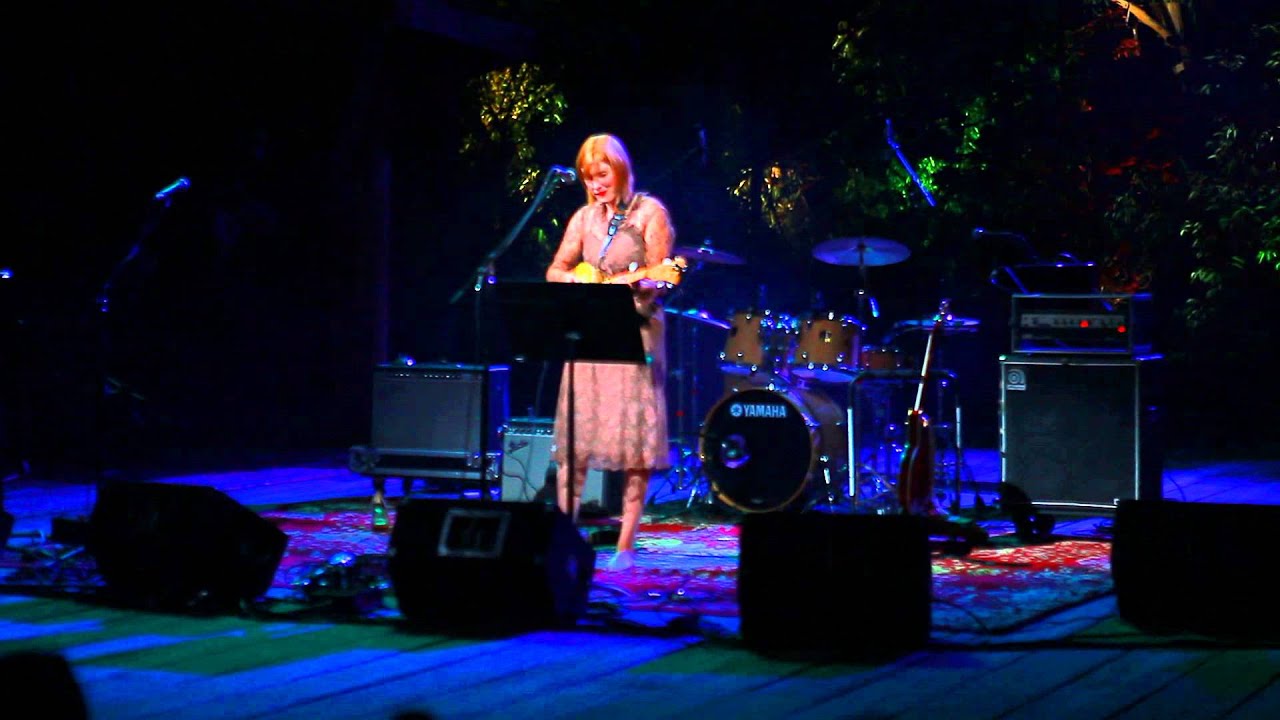 Gayle Skidmore performs "Strange Fruit" - YouTube