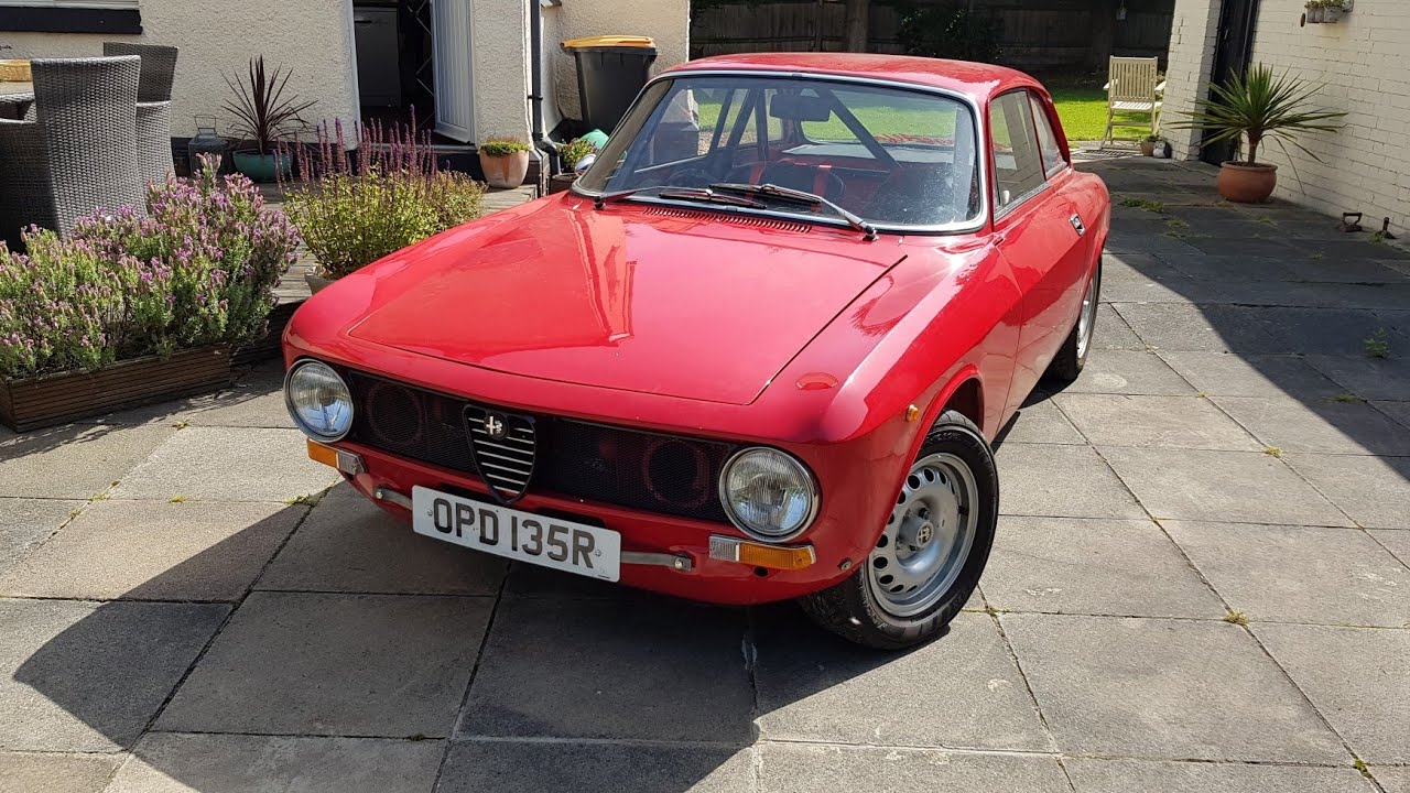 Alfa Romeo 105 3L V6 (start up and drive) - YouTube