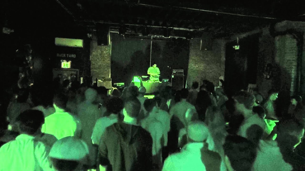 Unlimited Gravity Crowd Rocking It at the Paper Box Brooklyn NYC 10/18 ...