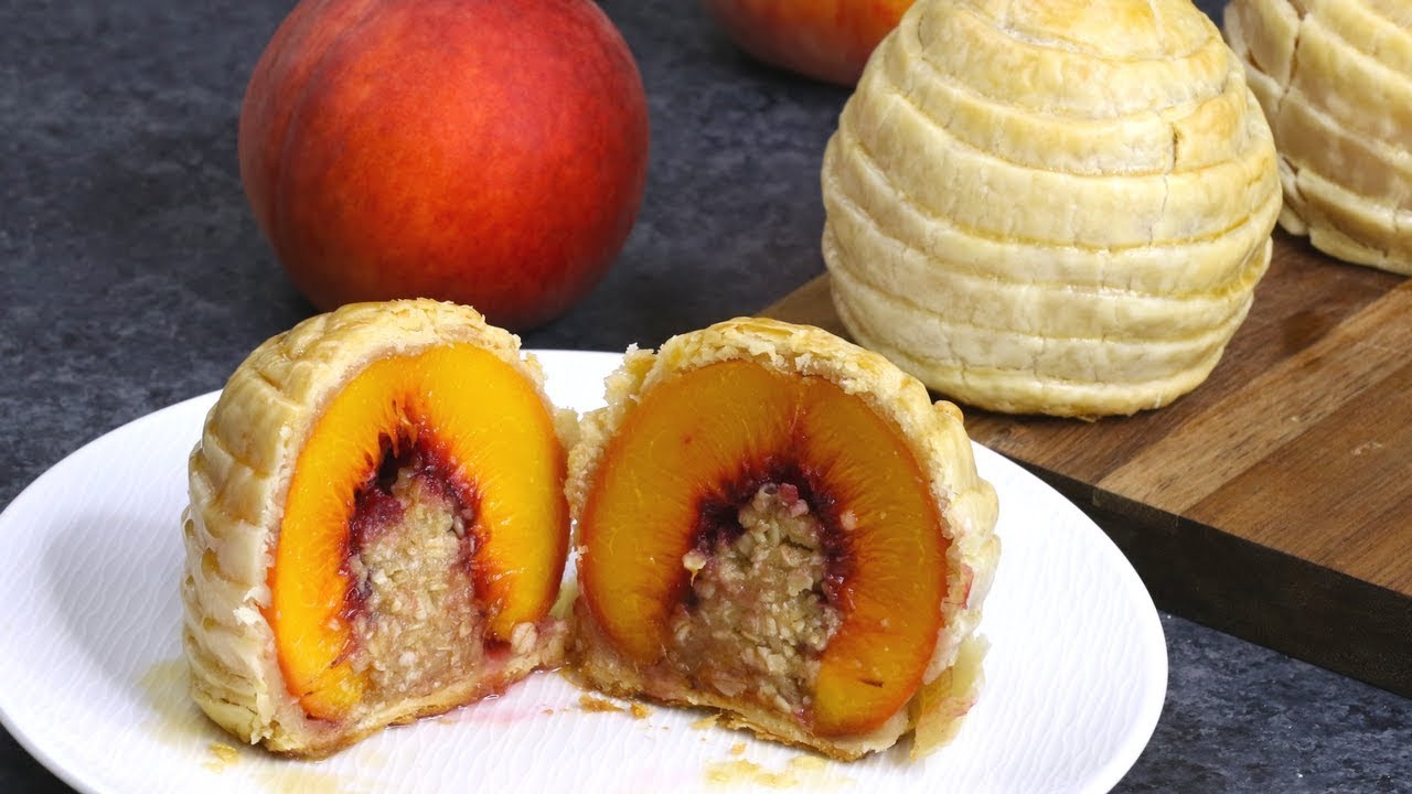 Stuffed Peach Cobbler Puffs - YouTube