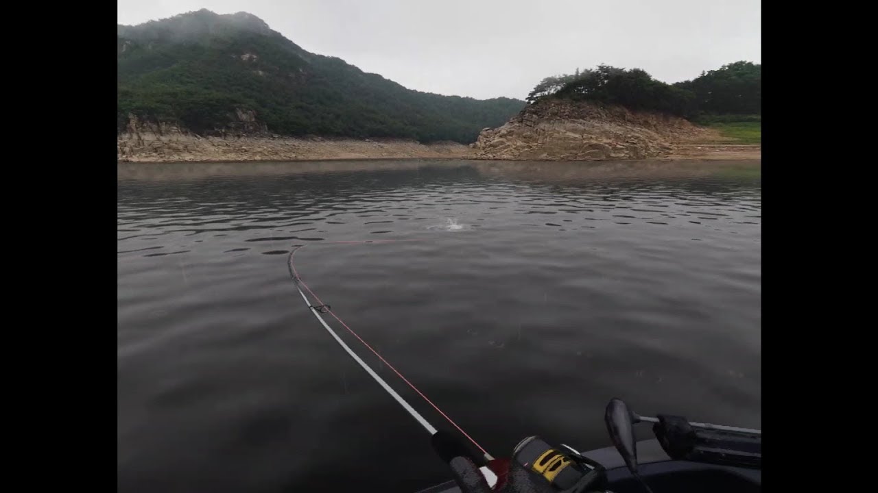 Real Virtual Reality Fishing - YouTube