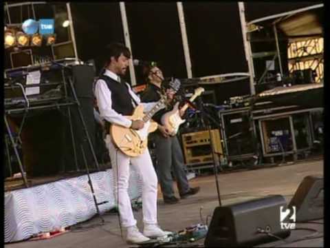 Cafe Tacuba - Eres - Rock In Rio Madrid 2008 HQ Alta Calidad - YouTube