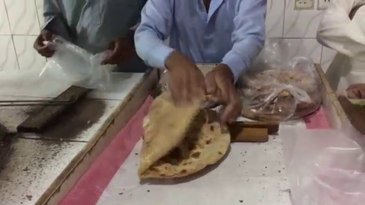 Baking Arabic Bread in Tandoor - YouTube