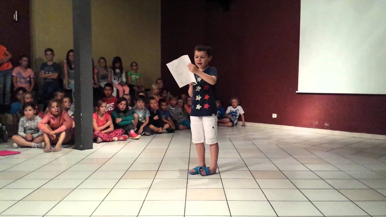 Ontroerend mooi: Morgen uit de musical Annie! - YouTube