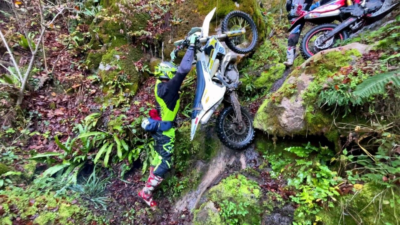 NEW TECHNIQUE IN EXTREME ENDURO ! - YouTube