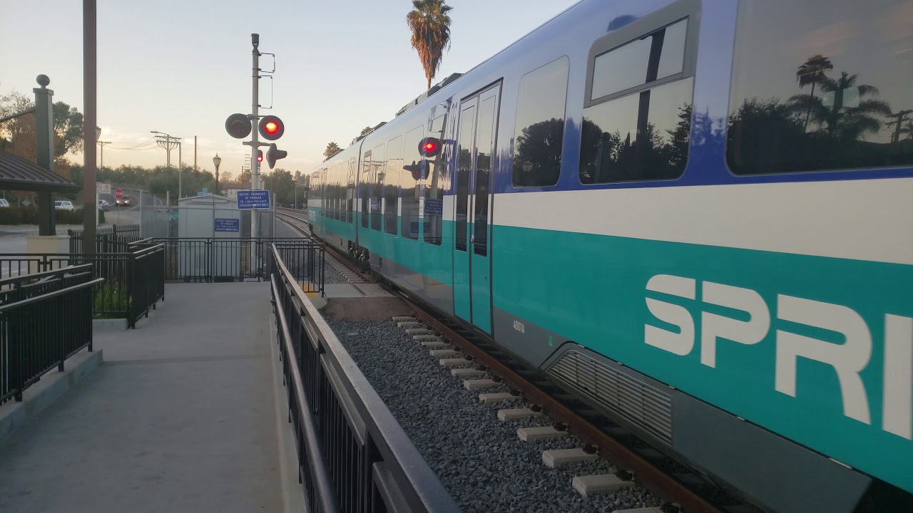 NCTD Sprinter DMU Light rail @ Vista Transit center - YouTube