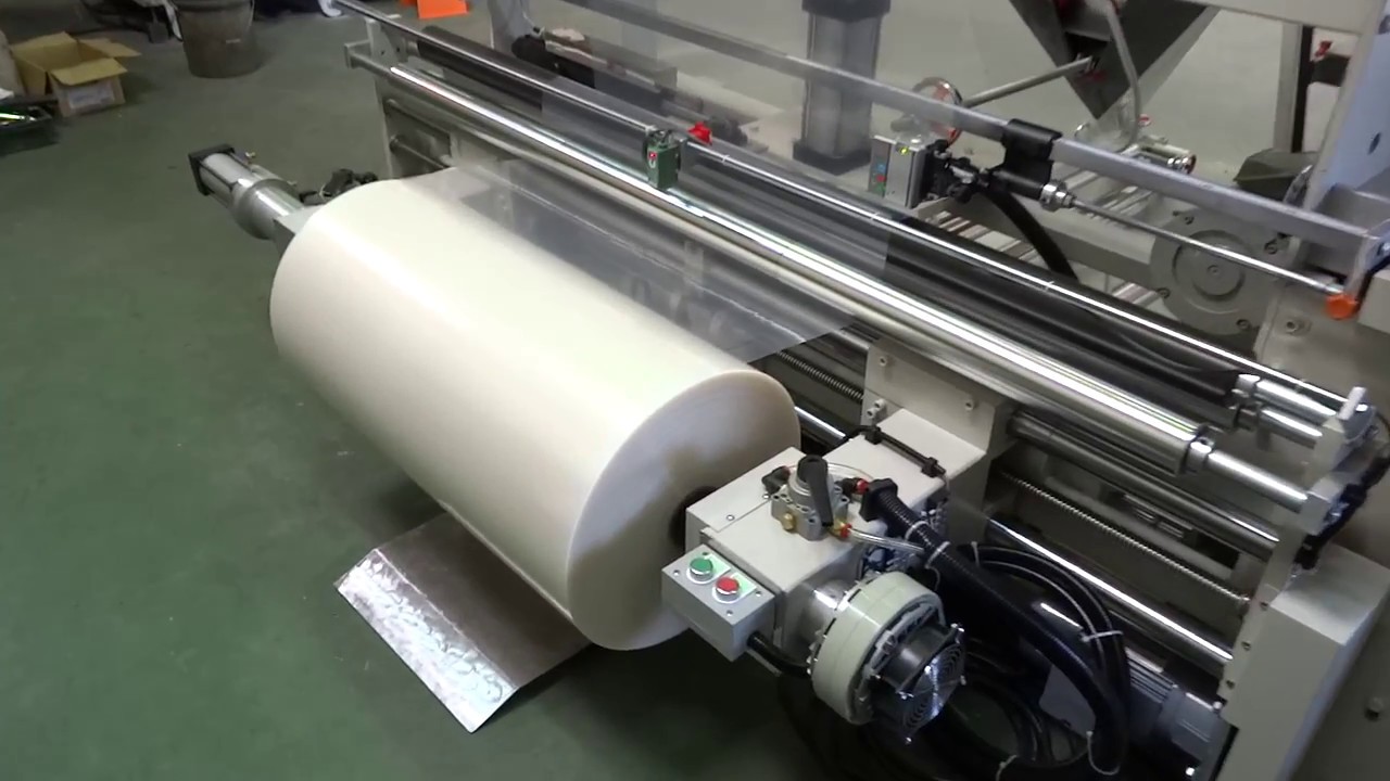 1500mm Width Triangle Folding Machine 三角折袋機 - YouTube