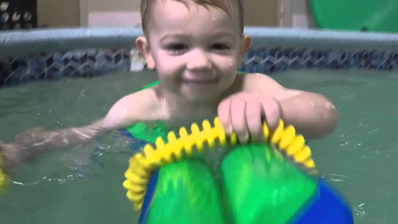 Baby (infant) Swimming: Noodle Boat Fun at Farber Swim School - YouTube