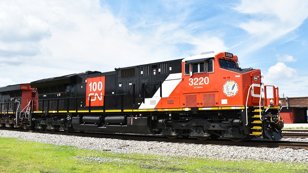 6/19/19 - New CN 100th Anniversary ET44AC Leads CN A431 - YouTube