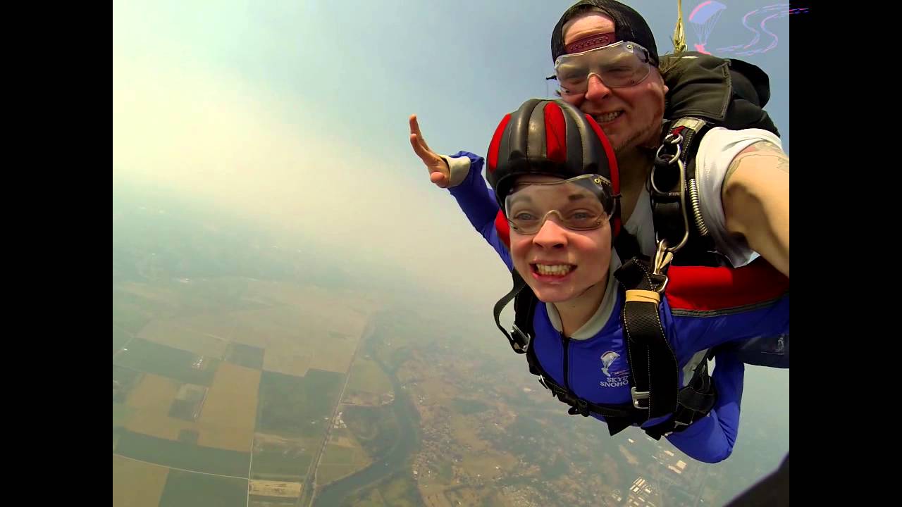 Erin Conklin's Tandem skydive! - YouTube